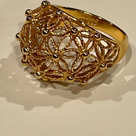 Avon | Jewelry | Avon Gold Tone Vintage Ring This Ring Is In Excellent ...